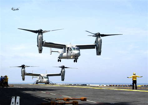 V 22b Osprey Tilt Rotor Aircraft United States Navy Display Factfiles