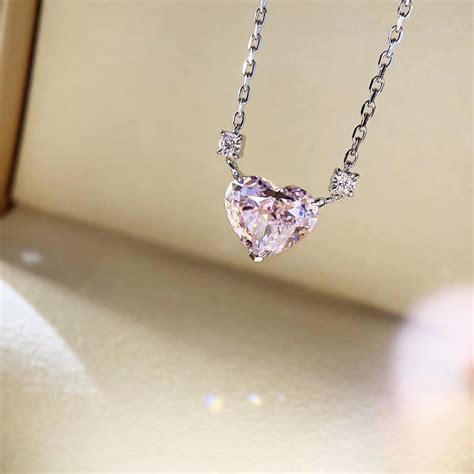 Joyce Jewellery 💓💓粉鑽愛心項鍊💓💓 這就是傳說中甜心吧😍😍😍 超級美的粉鑽愛心項鍊