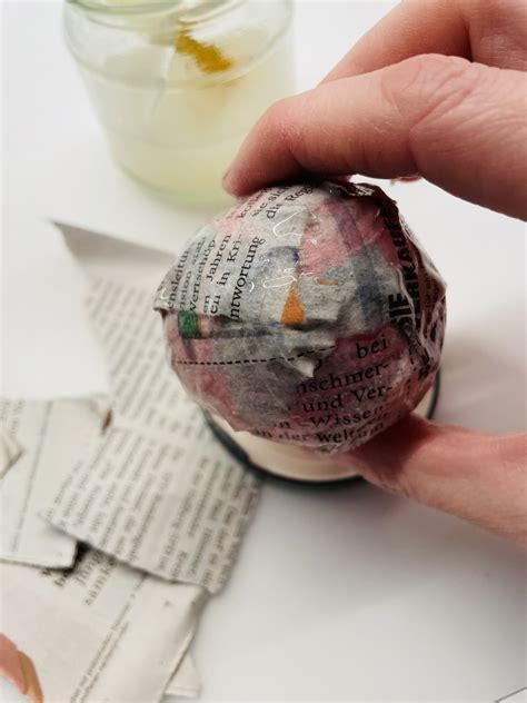 Rassel Ei Aus Pappmaché Schritt Für Schritt Anleitung Für Kinder