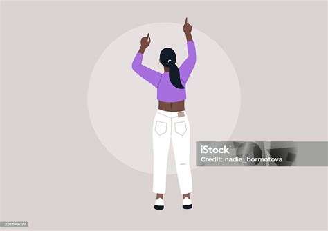 활기찬 디스코 분위기 속에서 라틴 댄서가 비트와 깊이 연결되는 생생한 움직임을 선보이며 그들의 의상은 우아함과 열정으로 춤의 즐거움을 축하하면서 감각을 더합니다