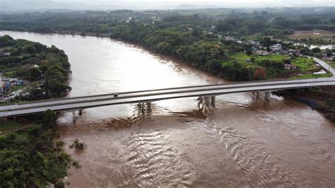 Rio Taquari Atinge Cota De Alerta Em Estrela