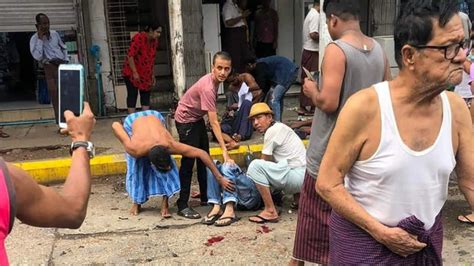 មនុស្សម្នាក់បានស្លាប់ និងប្រាំបួននាក់ផ្សេងទៀតរងរបួសដោយ ការ បំ ផ្ទុះ គ្រាប់ បែក ក្នុង ប្រទេស