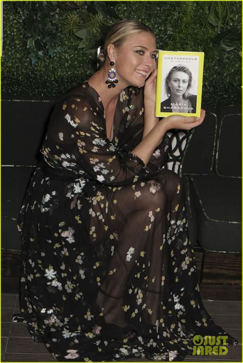 Maria Sharapova Signs Copies Of Her Autobiography In Nyc Photo 3956206