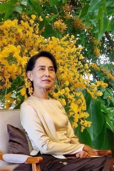 မင်းတိုသိပ်မုန်းတဲ့ မင်းတိုခေါ်ခေါ်နေတဲ့ အဖွားကြီးပေါ့ သူ့ လက်ထက်မှာ ကြိုက်တဲ့ စလောင်းတပ