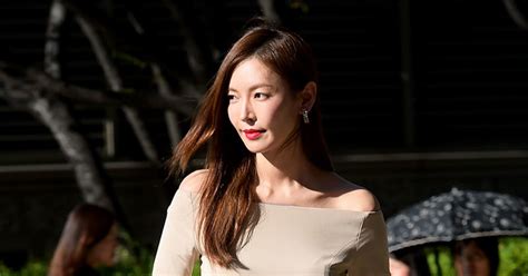 엑s Hd 김소연 몸매 라인 드러낸 초밀착 원피스