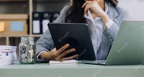 Premium Photo Kpi Business Analytics Data Dashboard Analyst Using Computer