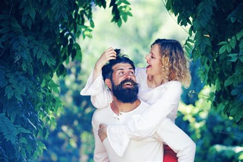 Umarmung Und Kuss Für Paare In Der Liebe Sinnlicher Foreplay