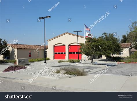 1 621件の「orange County Fires」の画像、写真素材、3dオブジェクト、ベクター画像 Shutterstock