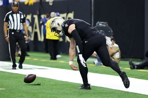 Watch Taysom Hill Scores His 34th Career Saints Rushing Td Yahoo Sports