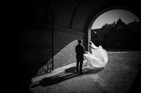 Shelburne Museum Breeding Barn Wedding Photo Susan Stripling Photography