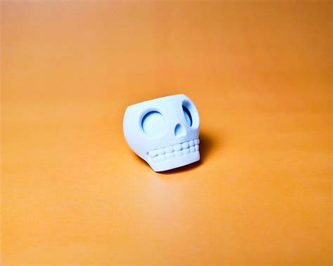 🆓 Free Skull Spinner Keychain・free Stl File For 3d Printing・cults