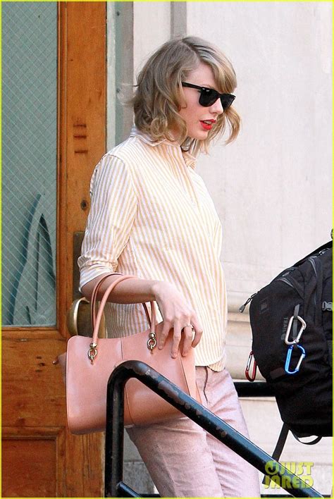 Taylor Swift Spends A Fun Night In Baking Cookies With Olympian Gracie Gold Photo