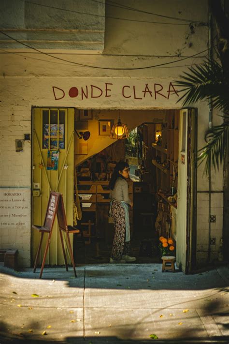 Entrada A Un Encantador Café En La Ciudad De México · Foto De Stock