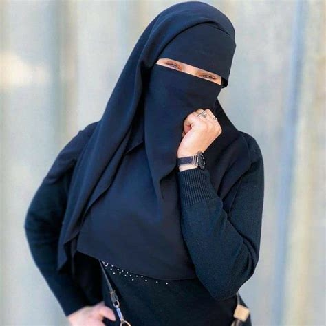 Pin By On Muslim Women Hijab Beautiful Muslim Women Arabian Beauty Women