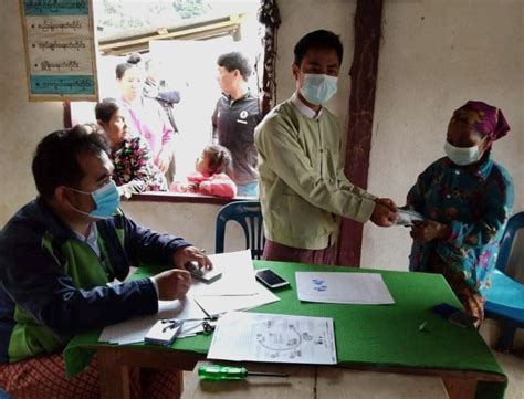 ကျိုင်းလပ်မြို့၌ ပုံမှန်ဝင်ငွေမရှိသည့် အခြေခံလူတန်းစား ထပ်တိုး အိမ်ထောင်စုများအား နိုင်ငံတော