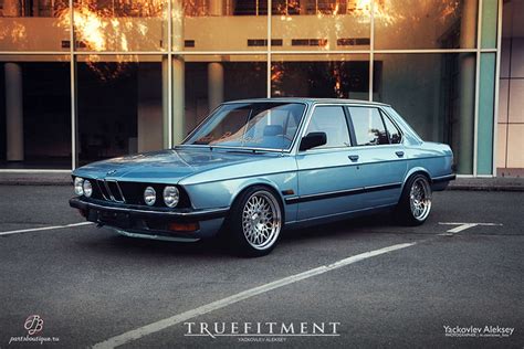 Bmw E28 M5 на дисках Work Wheels Seeker Cx от Parts Boutique A Photo