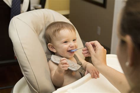 Consulta a tu Doctor Reflujo en bebés síntomas y tratamiento