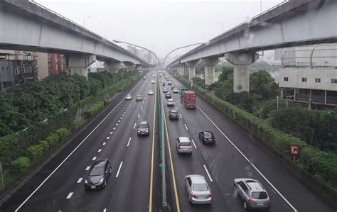 元旦連假首日國道9路段易塞 行車時間平日3至5倍 新聞 Rti 中央廣播電臺