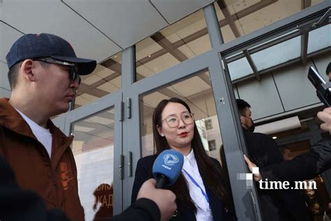 И Сарангэрэл Ц Анандбазартай нэг өрөөнд сууж хамтарч ажиллаж чадахгүй