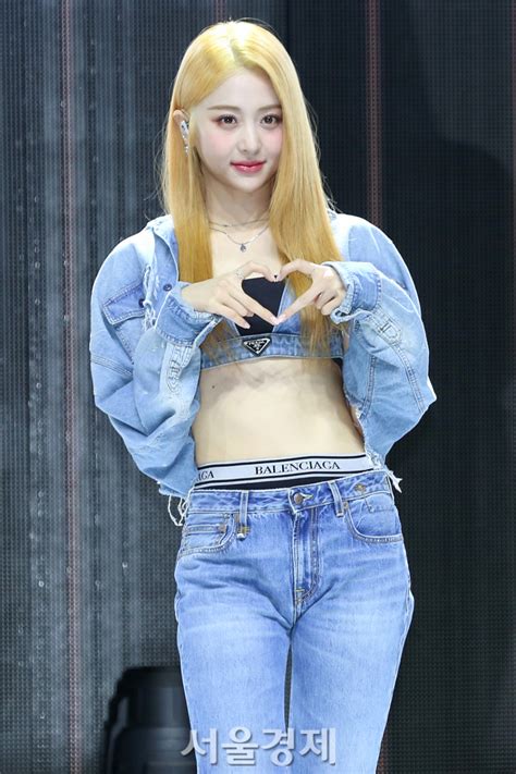 2배 강해진 르세라핌 멤버 탈퇴 시련 딛고 단단하게종합 Se★현장 서울경제