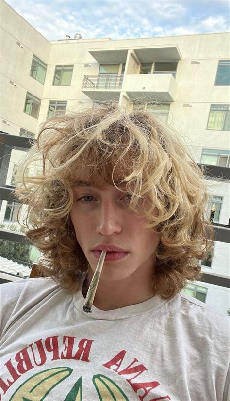 Pin By Justina Dion On Hair Beauty Men Blonde Hair Long Hair Styles Men Long Blonde Curly Hair