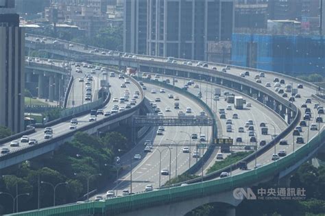 228收假國道零星壅塞 國5提早結束高乘載管制 生活 中央社 Cna