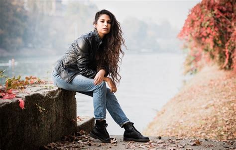 Wallpaper Autumn Look Model Sitting Joanna For Mobile And Desktop
