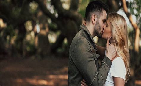 What Is PDA In A Relationship