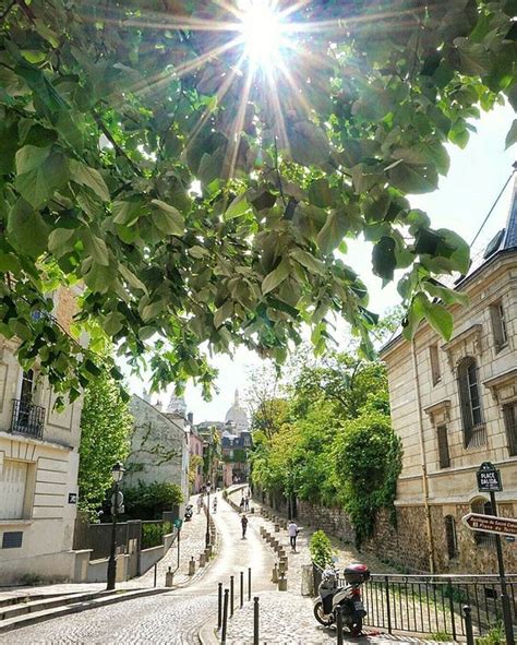 How To Visit Place Dalida In Montmartre Paris Solosophie
