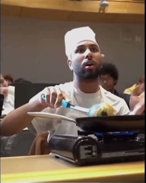 أنا جنب الطالب الي جالس في زاوية الصف اكسبلور Youtube