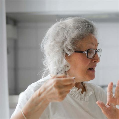 Моята внучка ме изгони от апартамента който й подарих