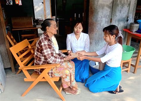 ပွင့်ဖြူမြို့နယ်၌ သက်ကြီးဘိုးဘွားများအား တတိယ ၃ လပတ်အတွက် လူမှုရေးပင်စင်ထောက်ပံ့ငွေများ အိမ်တိုင