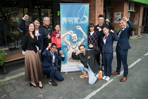 跟著象總跑步上學 以下分為”麻雀雖小版”、”落落長版”二版，請自行選擇閲讀。。。