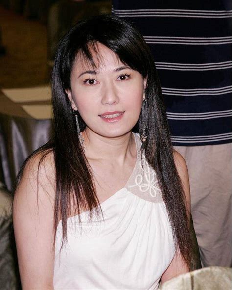 49岁男神金城武近照，帅爆了！他老婆的照片曝光，颜值一言难尽？父亲中国感情