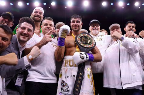 Tommy Fury Dedicates Jake Paul Win To Girlfriend Molly Mae Hague And