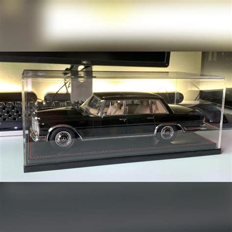 Autoart 1 18 Premium Acrylic Display Case Leather Base Hobbies