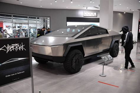 Tesla Cybertruck Mobil Pick Up Listrik Pertama Dari Tesla Seperti Apa