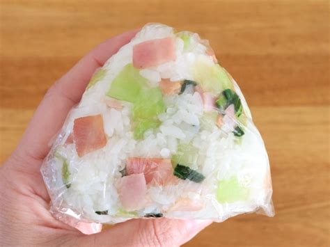 「ベーコン」と合わせておいしい“今が旬の葉野菜”とは【野菜不足解消おにぎり】
