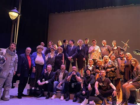 Щастливо лято от целия екип на Сатиричен театър Алеко Константинов Сатиричен Театър Алеко