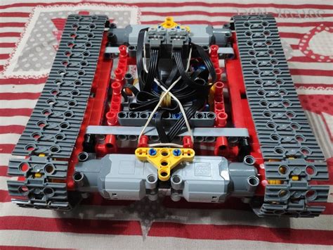 Lego Tracked Vehicle Design
