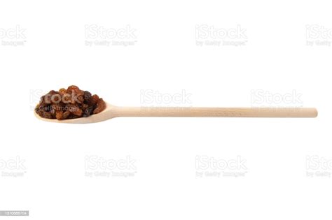흰색 배경에 고립 된 나무 숟가락에 왕실 건포도 향신료와 음식 재료 0명에 대한 스톡 사진 및 기타 이미지 0명 갈색