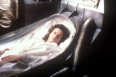 Pictures From Behind The Scenes Of The Alien Movie 40 Pics