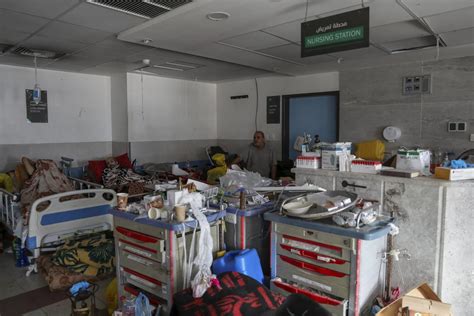 الجيش الإسرائيلي ينسحب من مجمع الشفاء في غزة