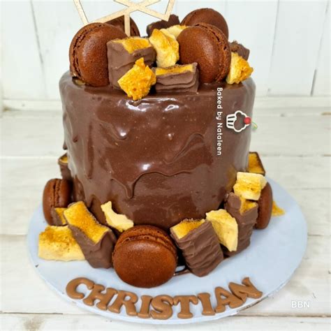 Crunchie Macaron Buttercream Drip Cake Baked By Nataleen