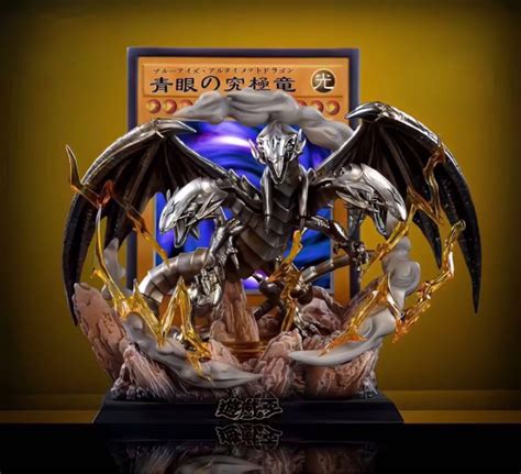 《新品》遊戯王 青眼の究極竜 ブルーアイズアルティメットドラゴン フィギュア By メルカリ
