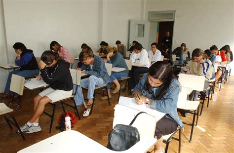 Atenção Redação do Enem que desrespeitar direitos humanos pode receber nota zero