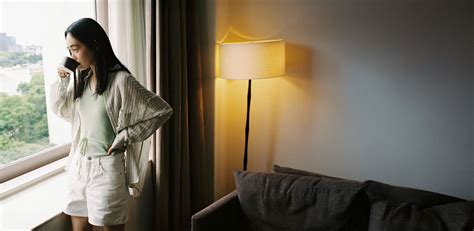 여름의 결을 닮은 유라고 감도 깊은 취향 셀렉트샵 29cm