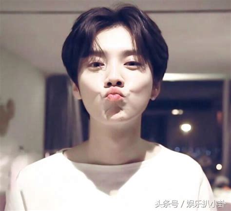 鹿晗到底有沒有整容？他的高中同學竟然說整了？！ 每日頭條