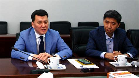 李凤林所长会见哈萨克斯坦国际关系委员会主席卡林 国务院发展研究中心欧亚社会发展研究所