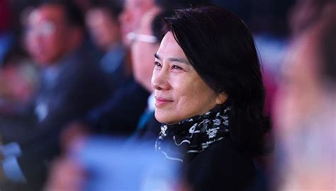 董明珠也想抱孙子 但时代变了 尊重儿子自己的选择凤凰网视频凤凰网